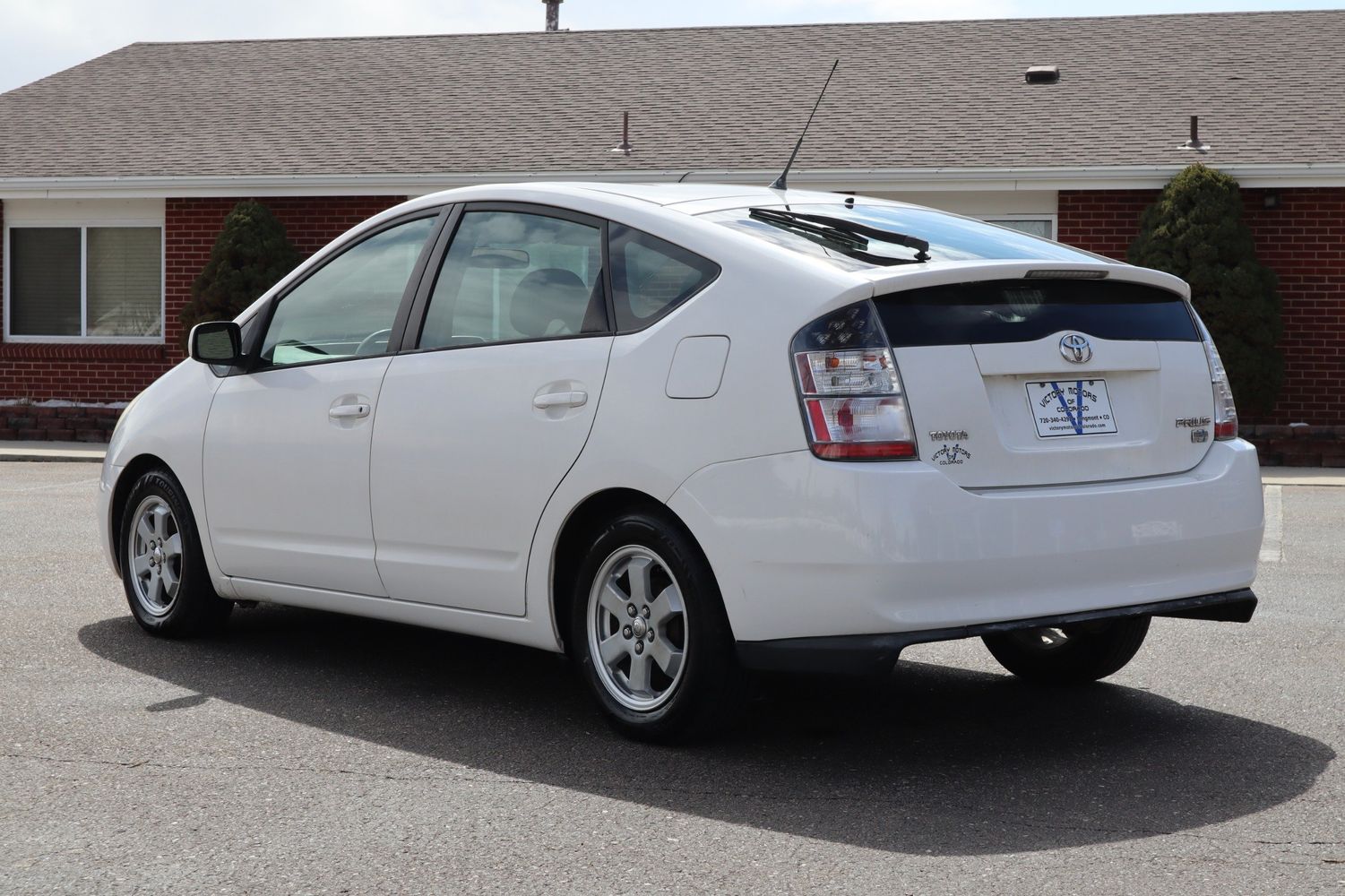 2004 Toyota Prius Base | Victory Motors of Colorado