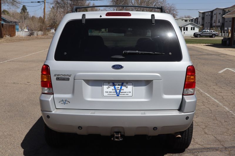 2004 Ford Escape Photos