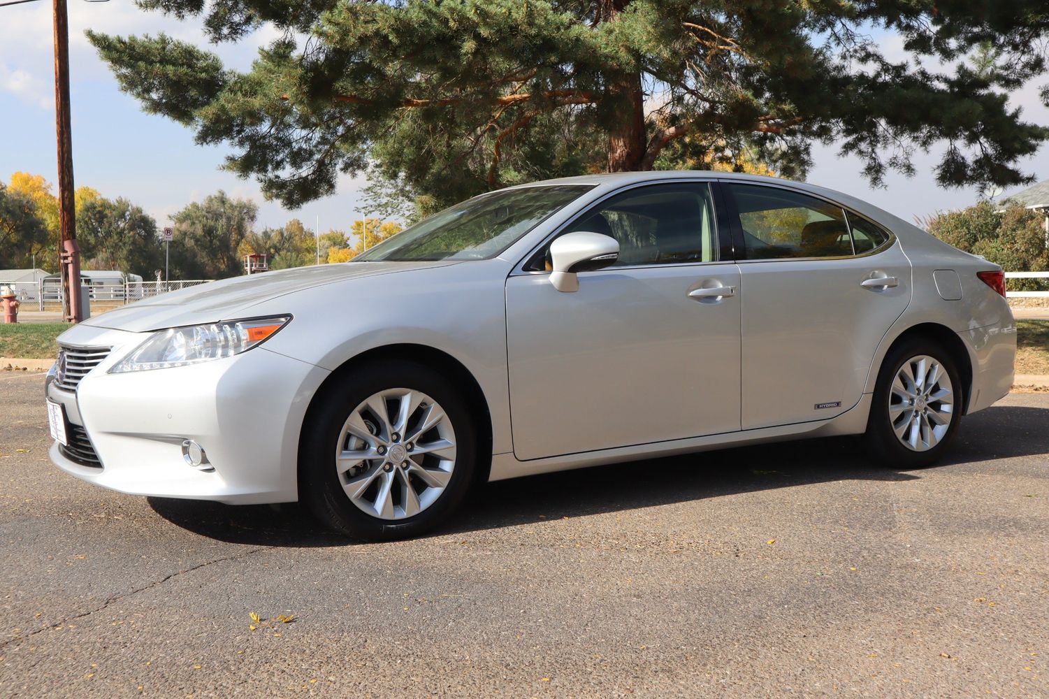 2015 Lexus ES 300h Base | Victory Motors of Colorado