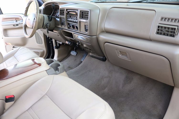 2000 Ford Excursion Limited | Victory Motors of Colorado