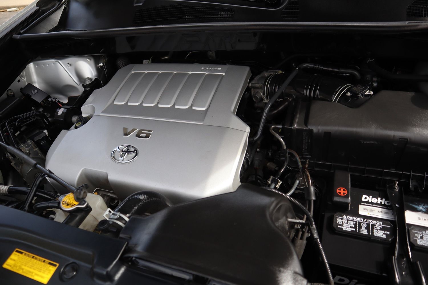 2010 Toyota Highlander Base | Victory Motors of Colorado