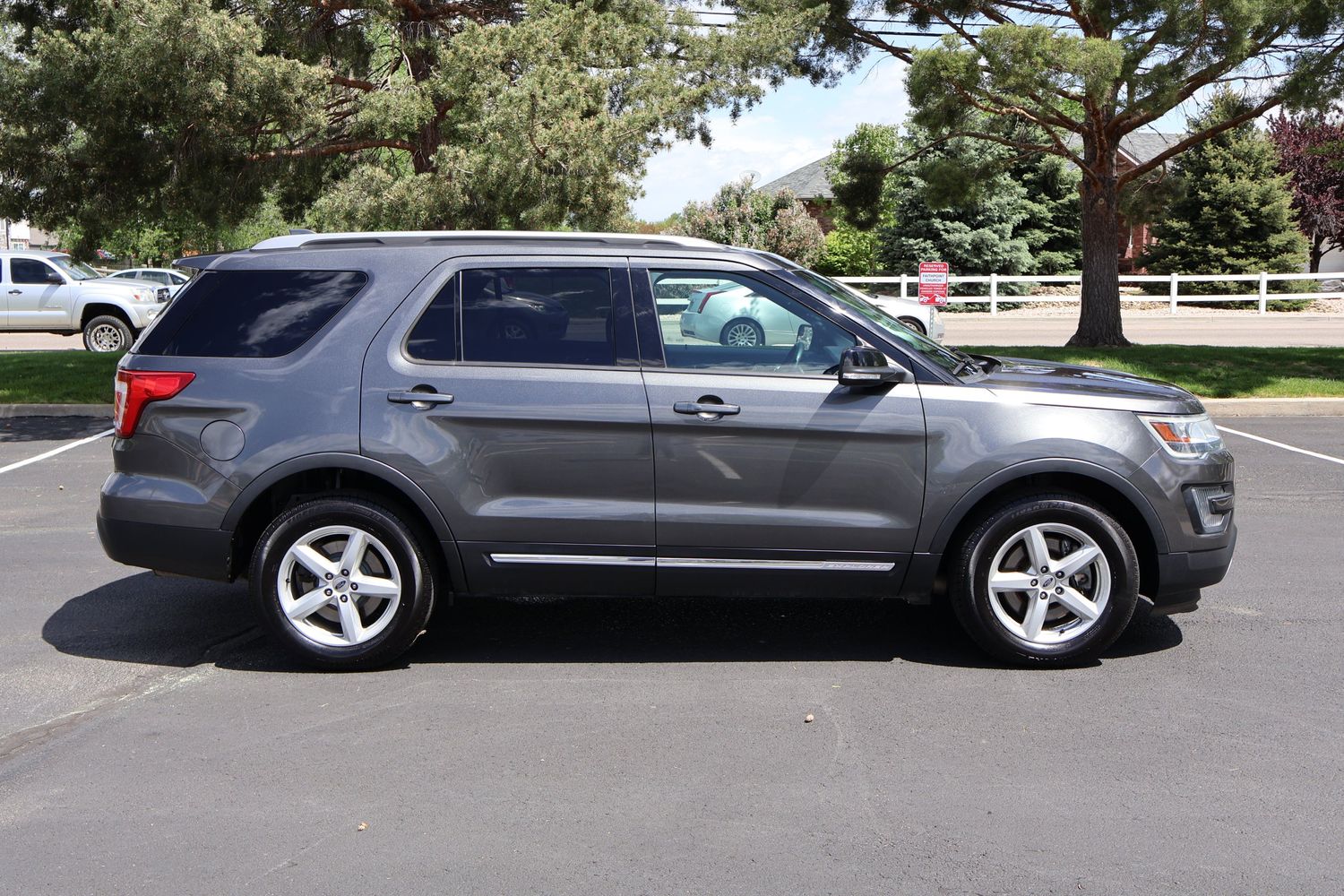 2016 Ford Explorer XLT | Victory Motors of Colorado