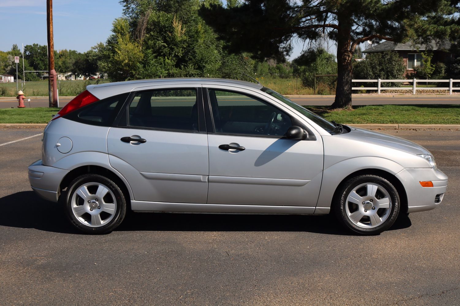 2005 Ford Focus ZX5 SE | Victory Motors of Colorado