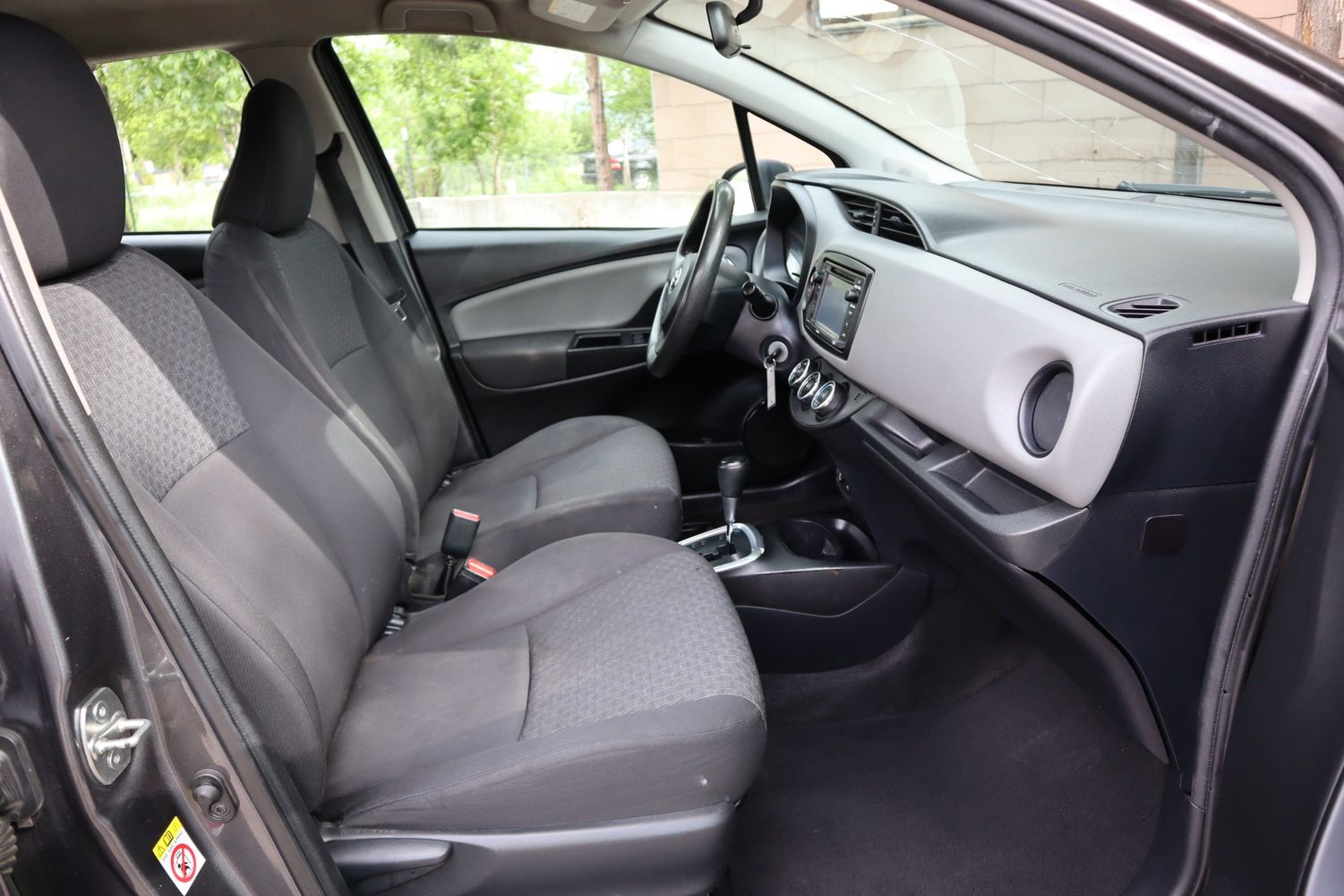 2016 Toyota Yaris 5-Door LE | Victory Motors of Colorado