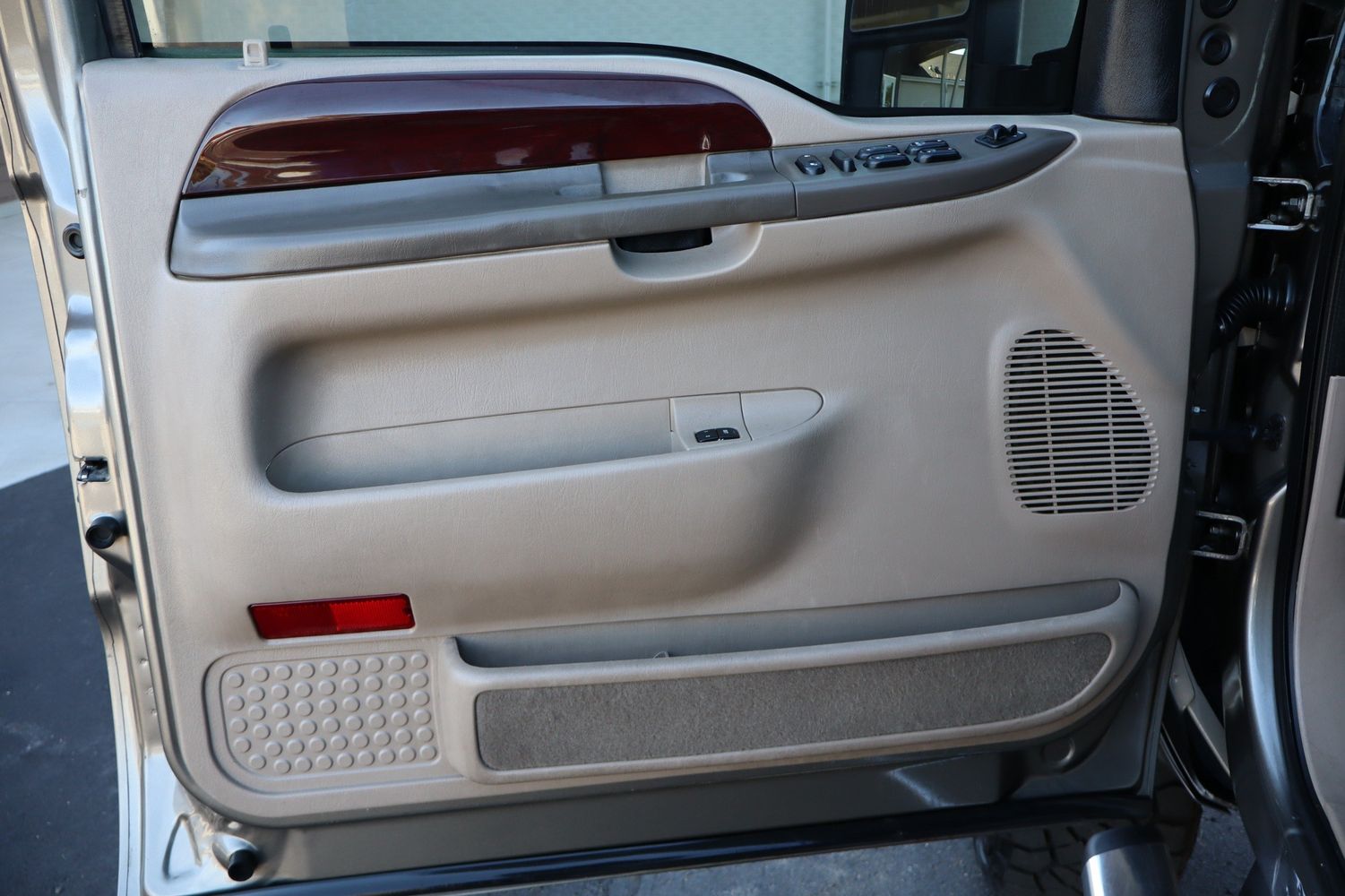 2004 Ford Excursion Eddie Bauer | Victory Motors of Colorado