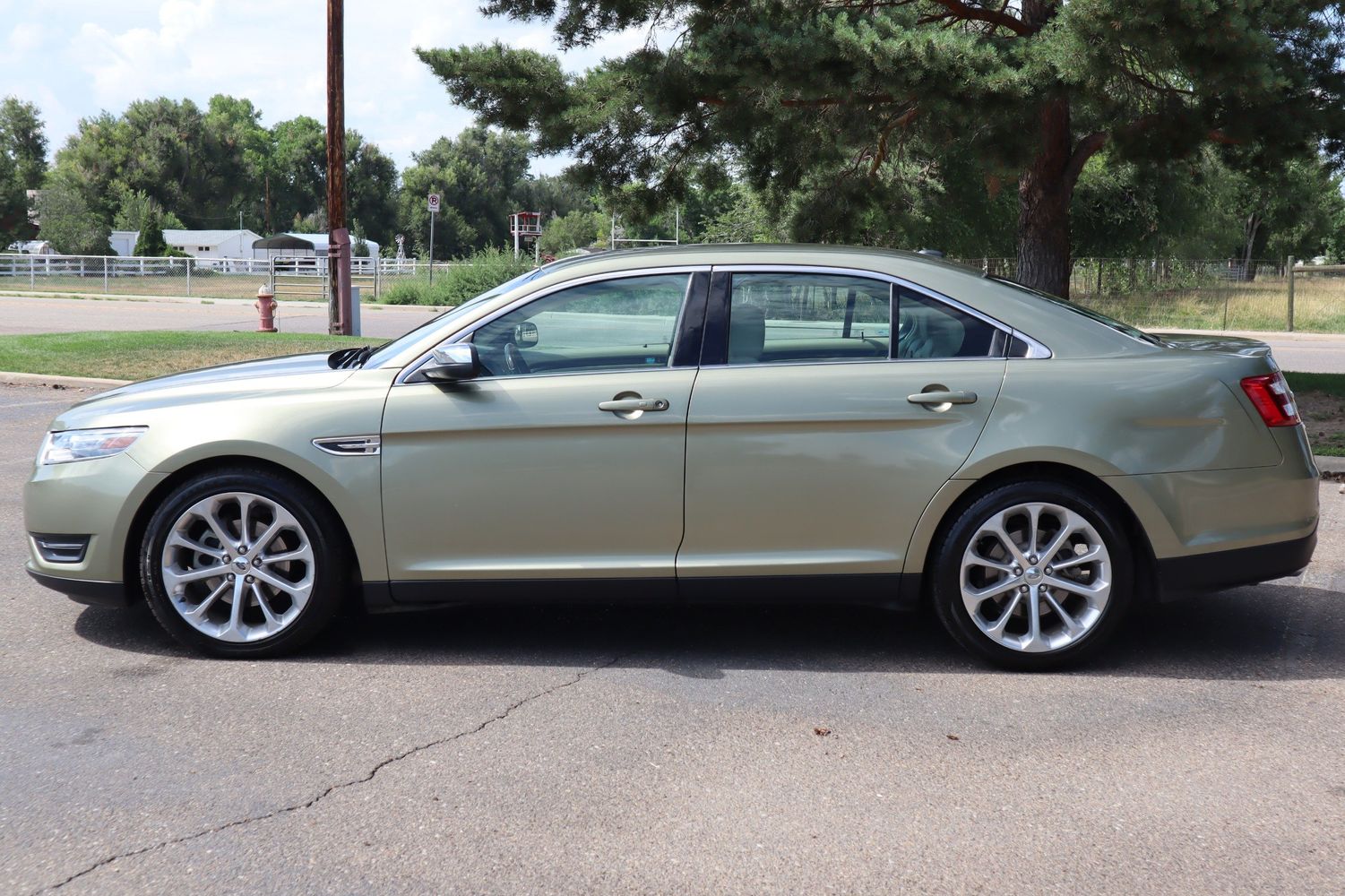2013 Ford Taurus Limited | Victory Motors of Colorado