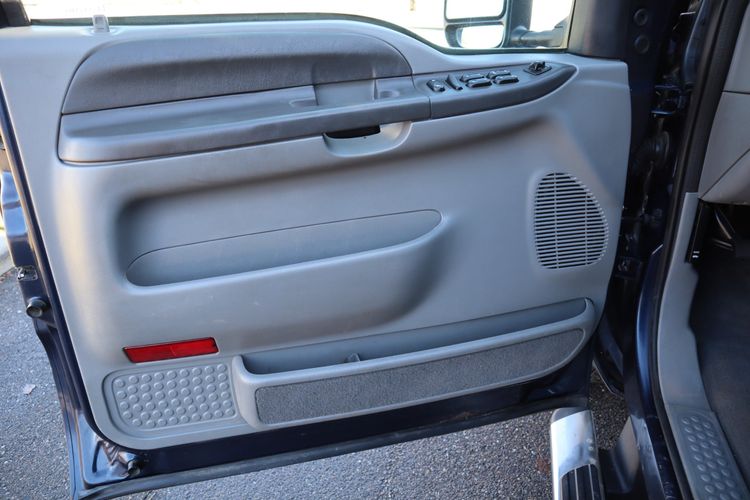 2004 Ford Excursion XLT | Victory Motors of Colorado