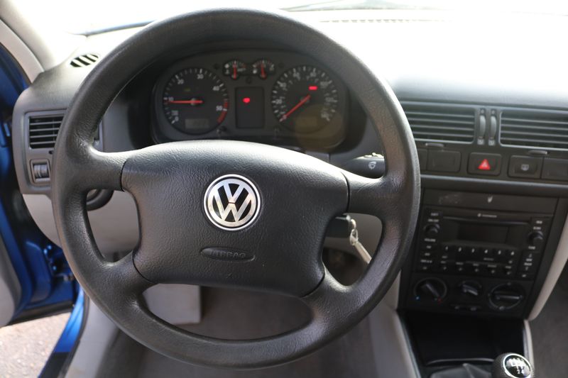 2002 Volkswagen Jetta Photos