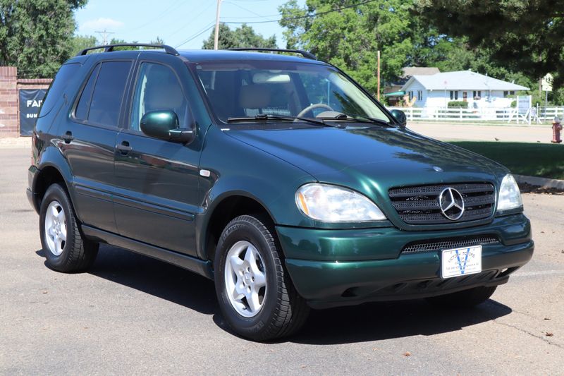 2000 Mercedes-Benz ML 320 Photos
