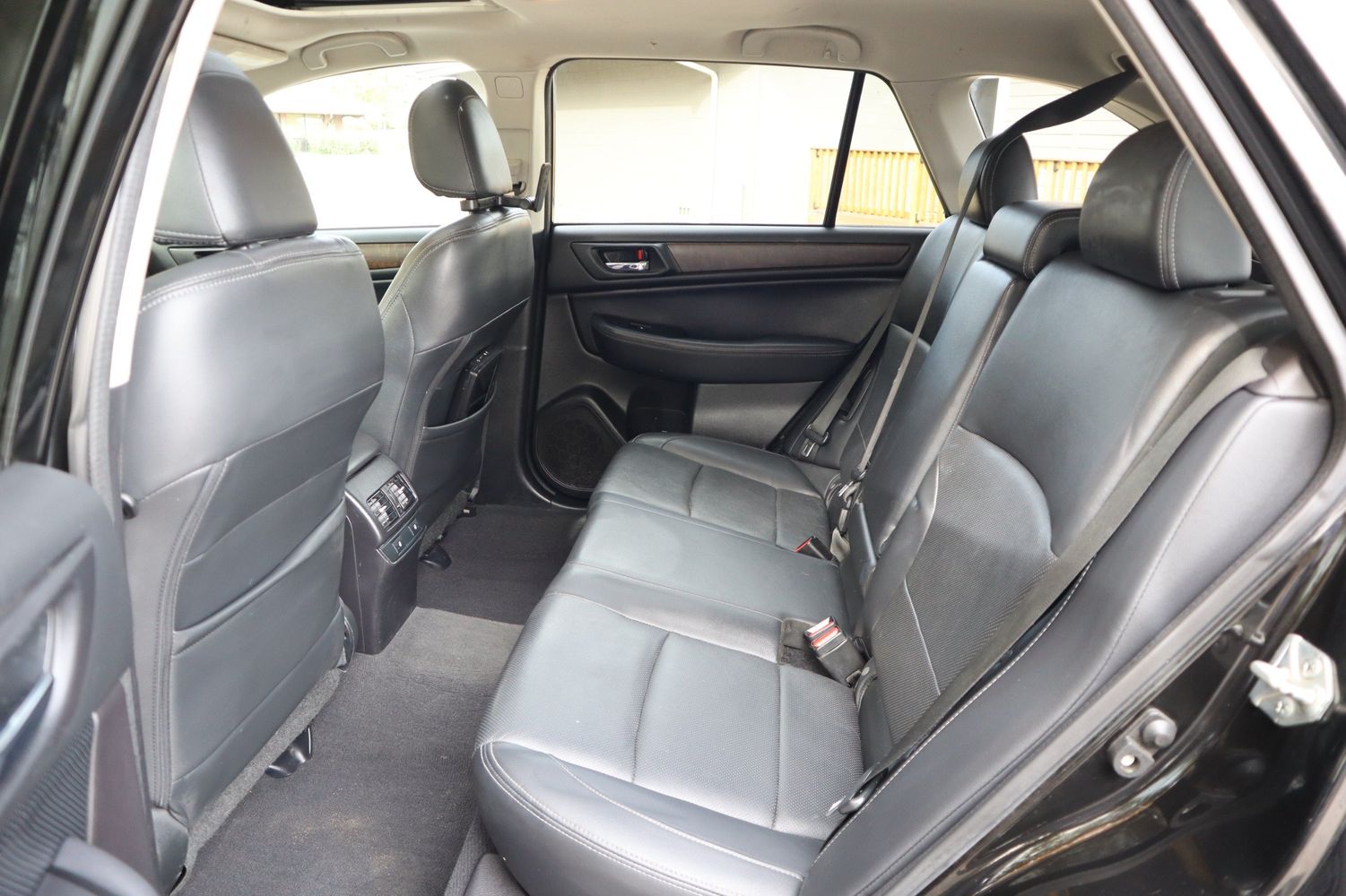 2016 Subaru Outback 2.5i Limited | Victory Motors of Colorado