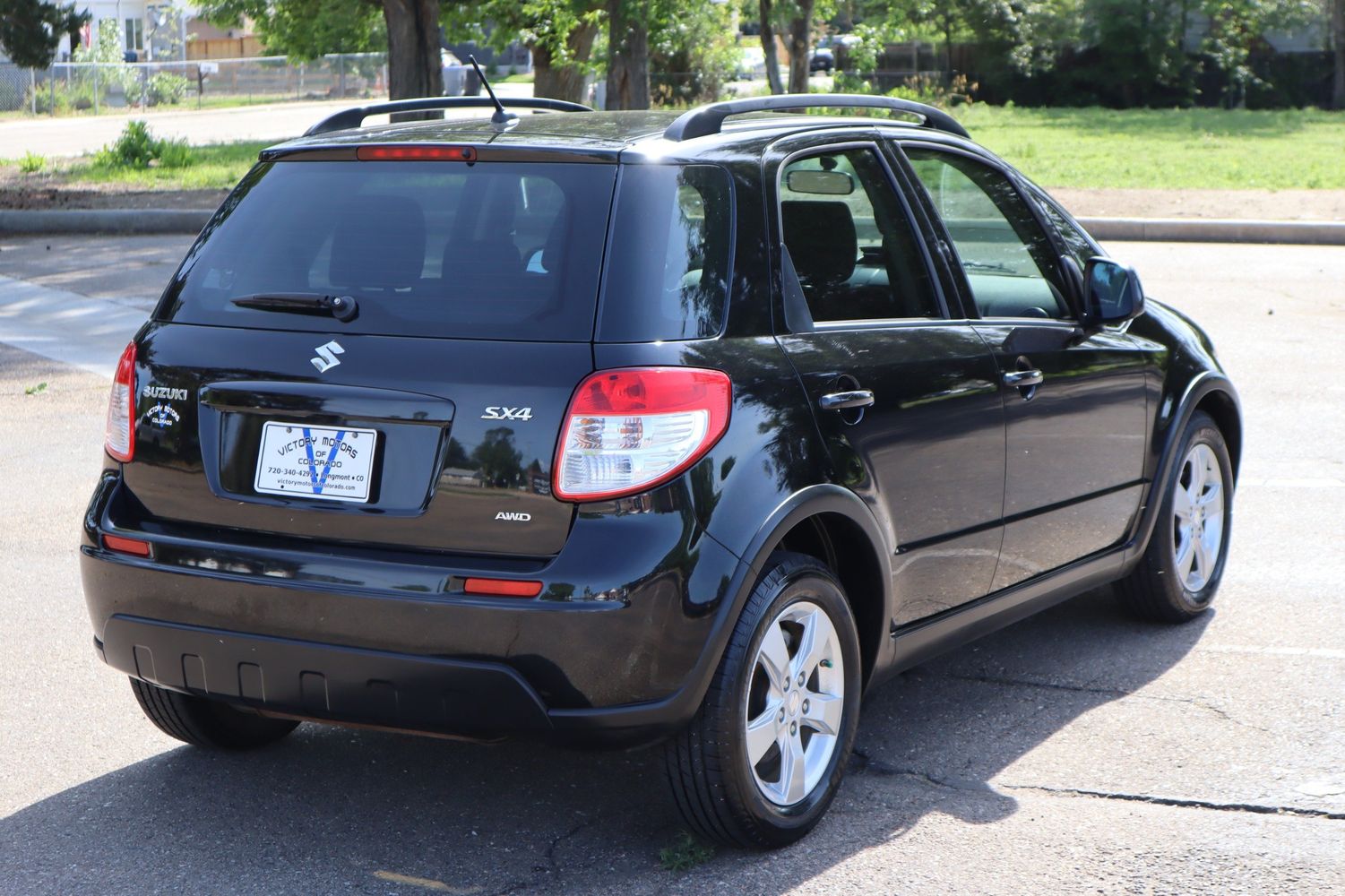 2011 Suzuki SX4 Crossover Base | Victory Motors of Colorado