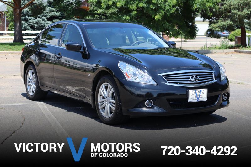 2015 INFINITI Q40 Photos