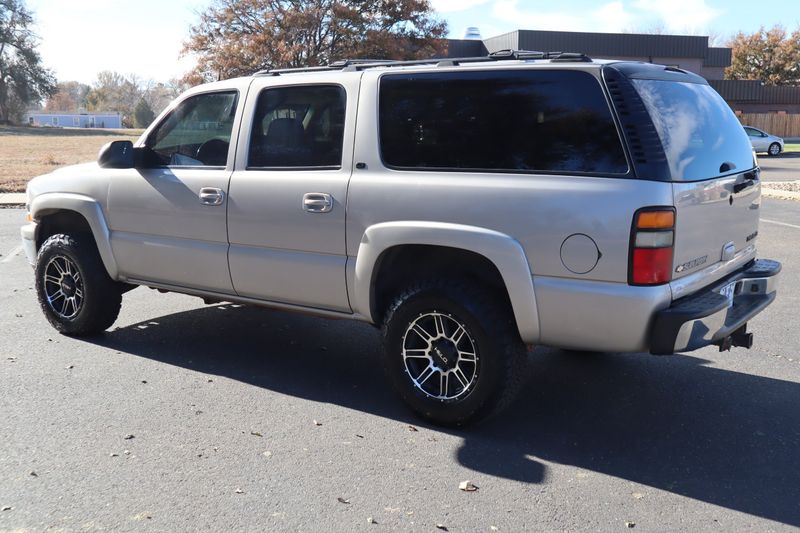 2005 Chevrolet Suburban Photos