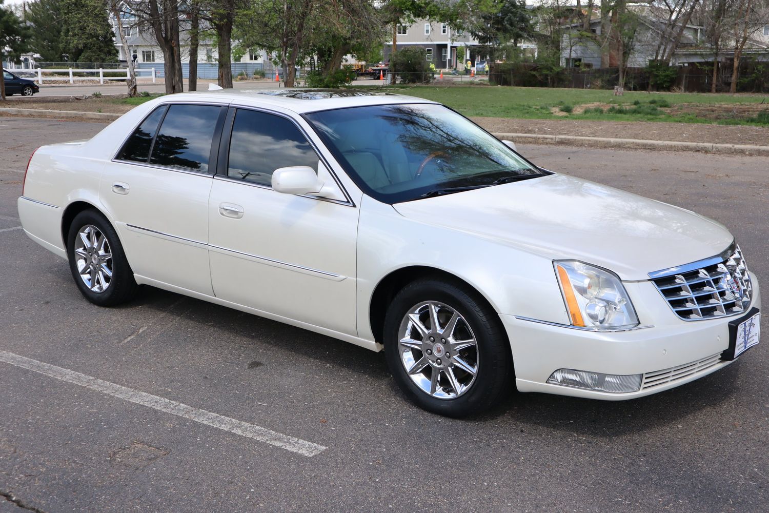 2009 Cadillac DTS Base | Victory Motors of Colorado