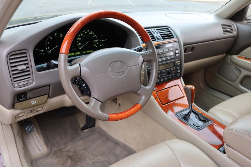 1998 Lexus LS 400 Photos