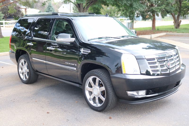 2007 Cadillac Escalade Photos