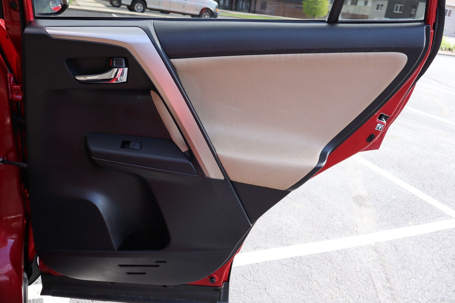 2014 Toyota RAV4 XLE | Victory Motors of Colorado