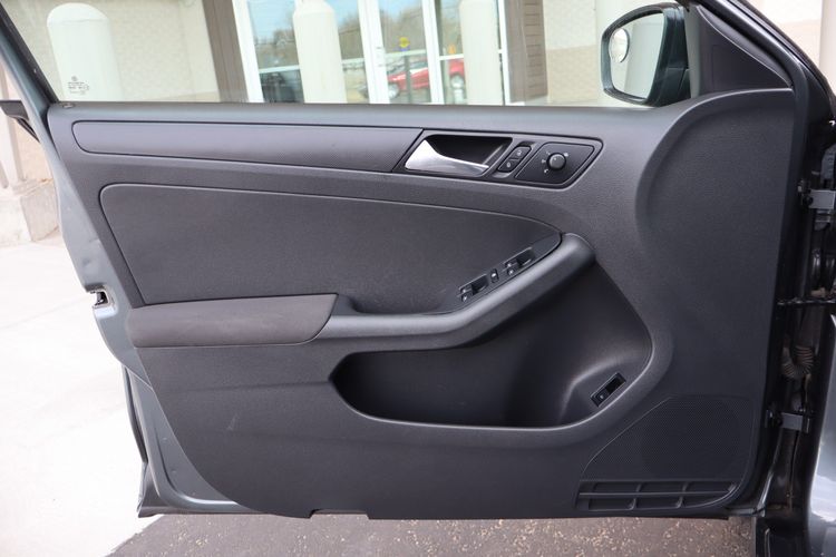 2012 Volkswagen Jetta Base | Victory Motors of Colorado