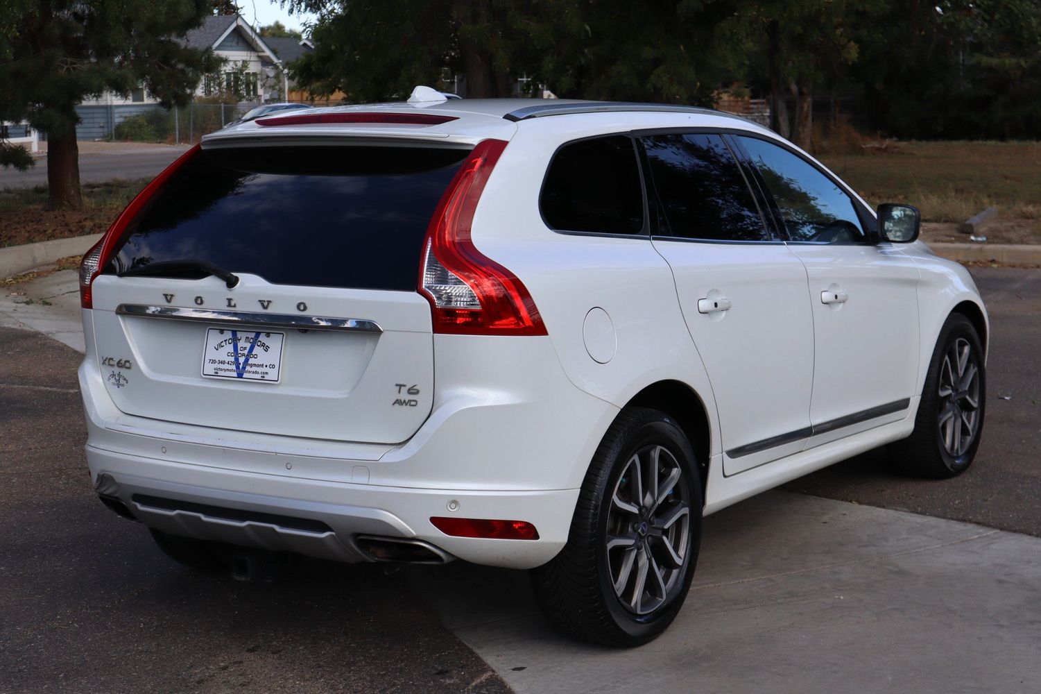 2017 Volvo XC60 T6 Dynamic | Victory Motors of Colorado