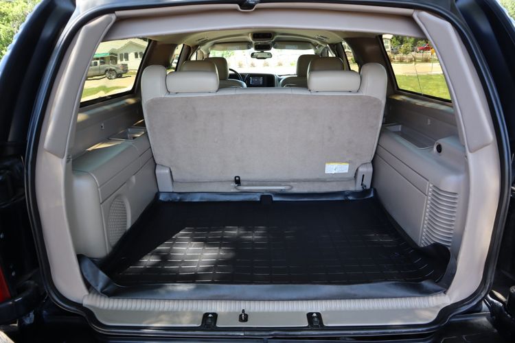 2003 Chevrolet Suburban 2500 LS | Victory Motors of Colorado