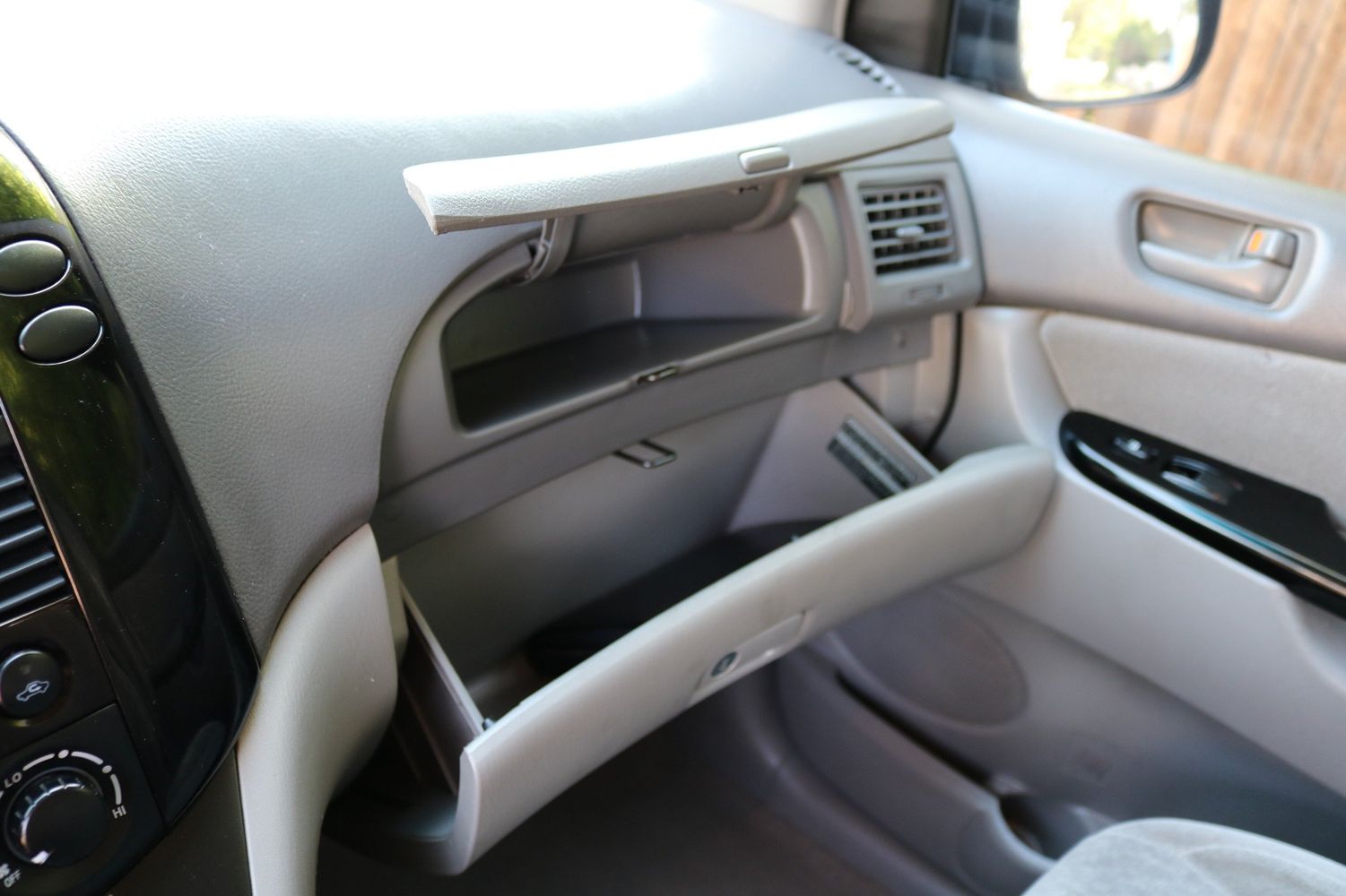 2004 Toyota Sienna LE 7 Passenger | Victory Motors of Colorado