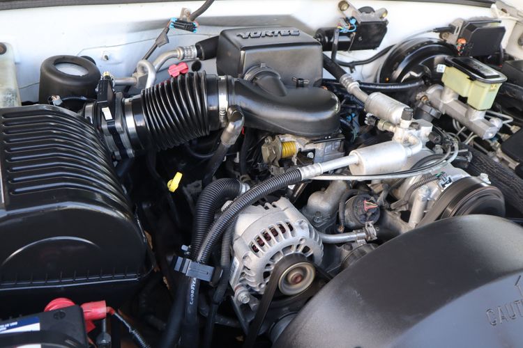 1999 Chevrolet Suburban C1500 LT | Victory Motors of Colorado