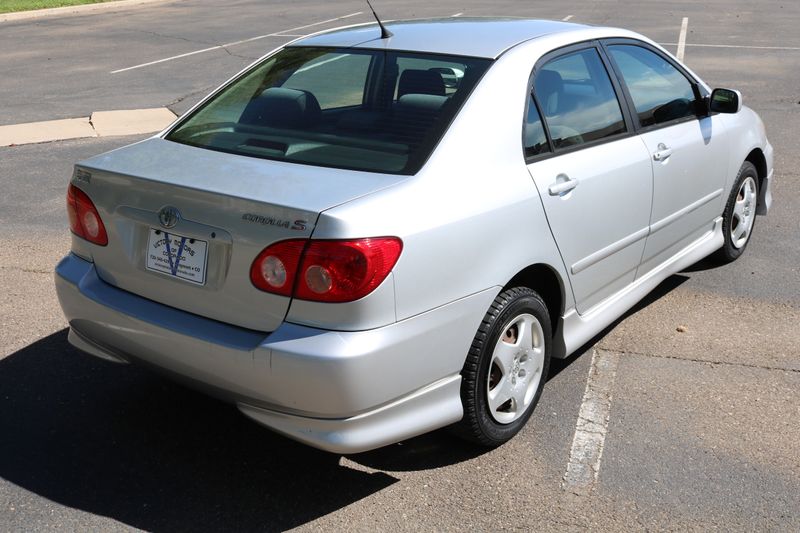 2005 Toyota Corolla Photos