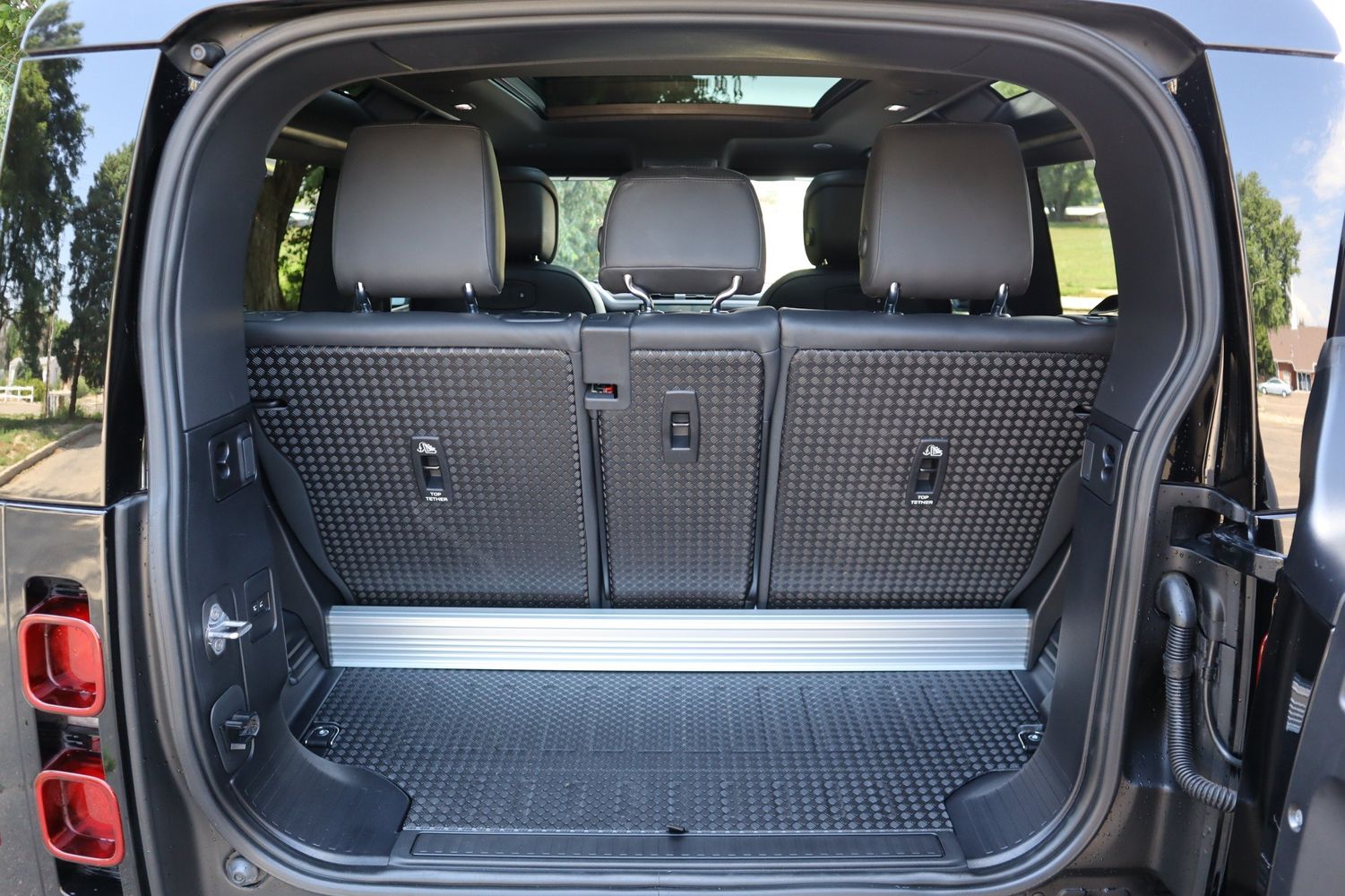 2022 Land Rover Defender 90 X-Dynamic HSE | Victory Motors of Colorado