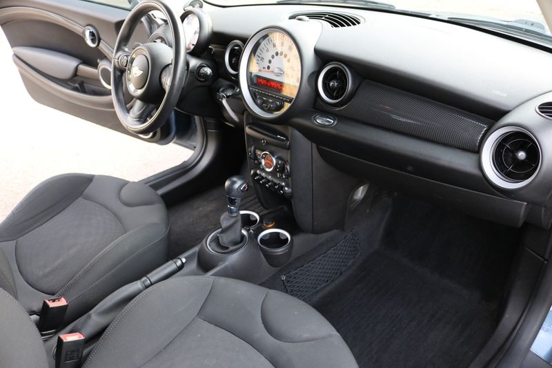 2011 MINI Cooper Photos