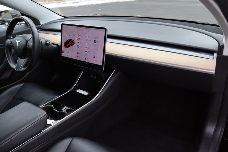 2018 Tesla Model 3 Standard | Victory Motors of Colorado
