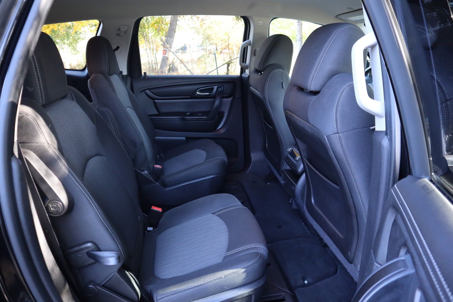 2017 Chevrolet Traverse LT | Victory Motors of Colorado