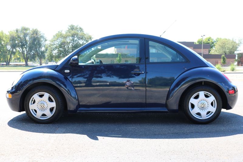2001 Volkswagen New Beetle Photos