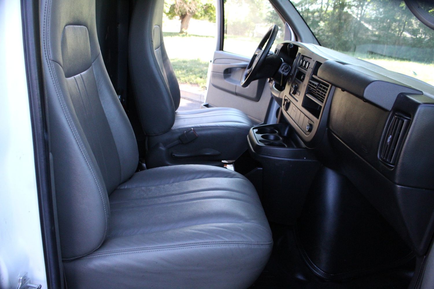 2010 Chevrolet Express Cargo 1500 | Victory Motors of Colorado