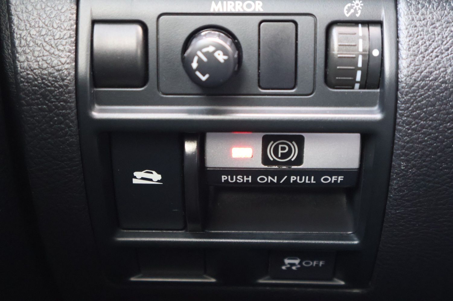 2013 Subaru Outback 2.5i | Victory Motors of Colorado