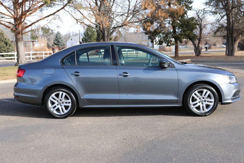 2015 Volkswagen Jetta Photos