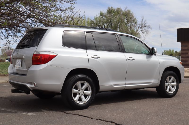 2010 Toyota Highlander Photos