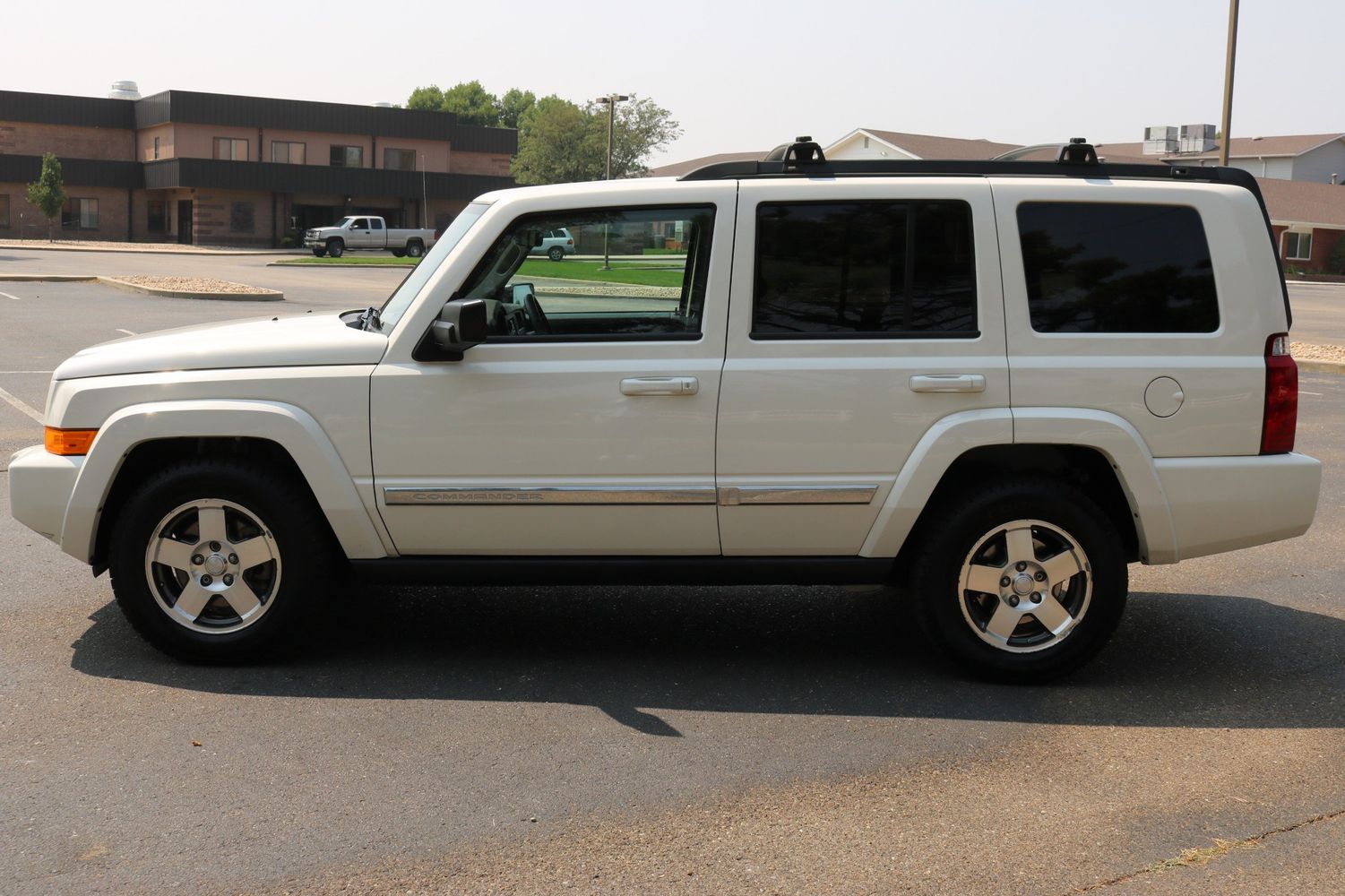 2010 Jeep Commander Sport | Victory Motors of Colorado