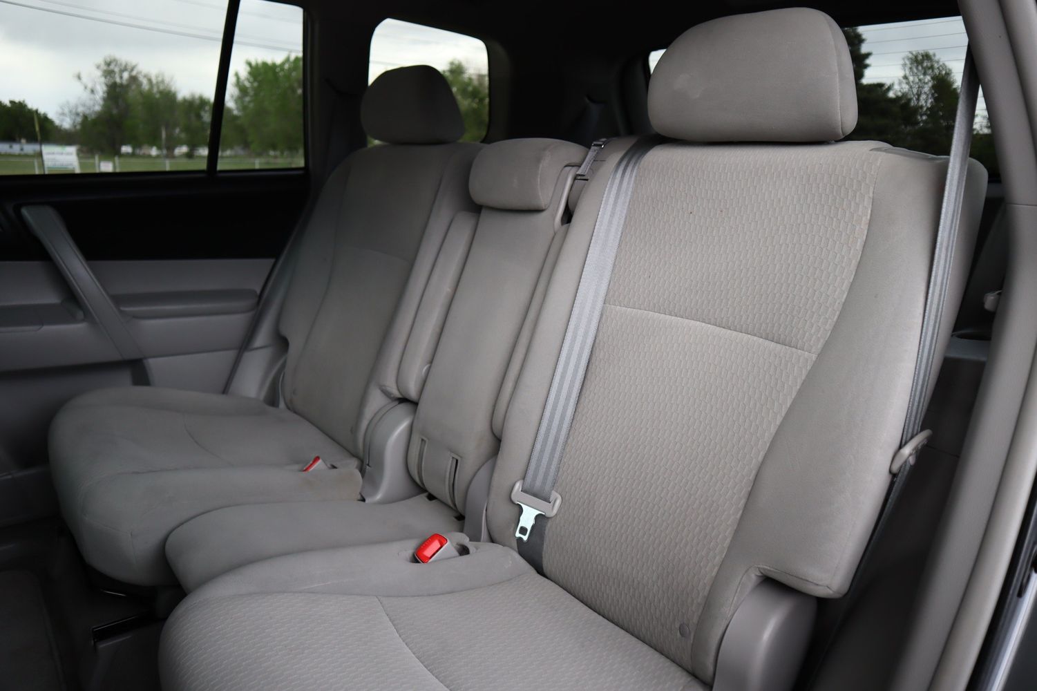 2010 Toyota Highlander Base | Victory Motors of Colorado