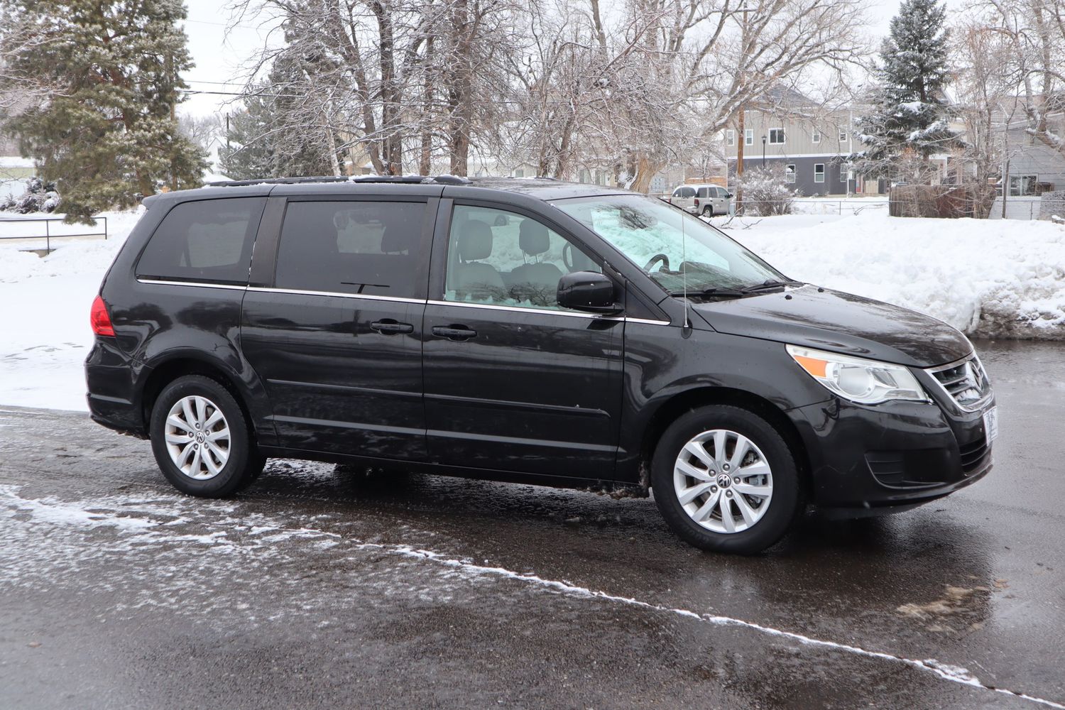 2012 Volkswagen Routan SE | Victory Motors of Colorado