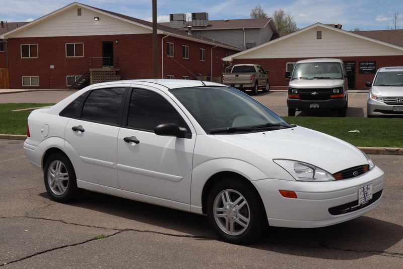2002 Ford Focus Photos