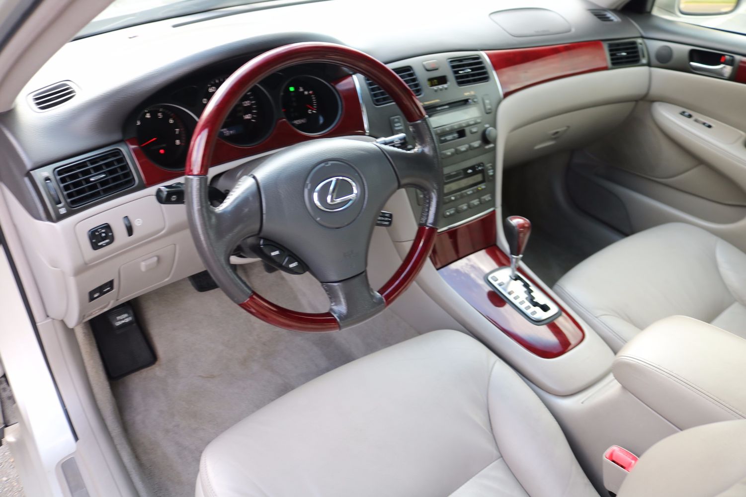 2004 Lexus ES 330 | Victory Motors of Colorado
