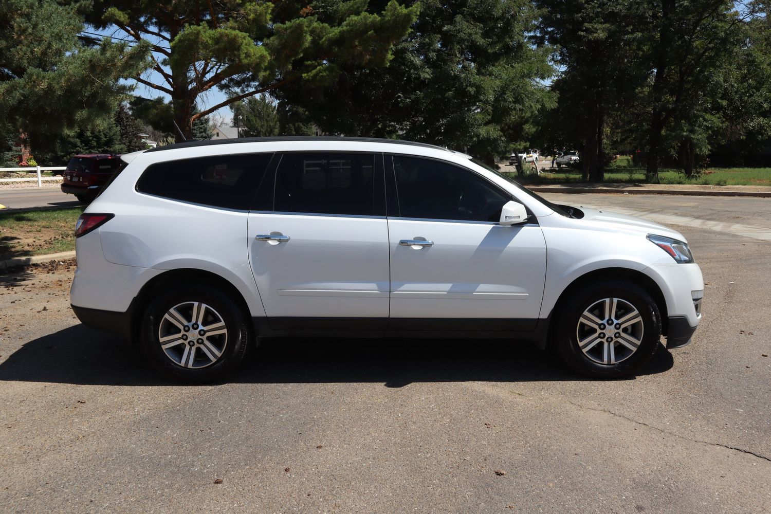 2016 Chevrolet Traverse LT | Victory Motors of Colorado