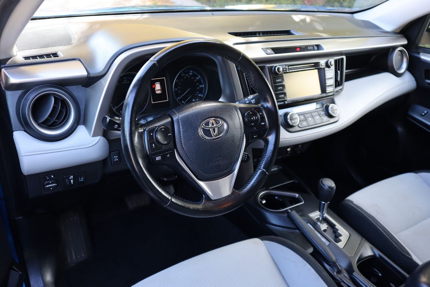 2018 Toyota RAV4 XLE | Victory Motors of Colorado