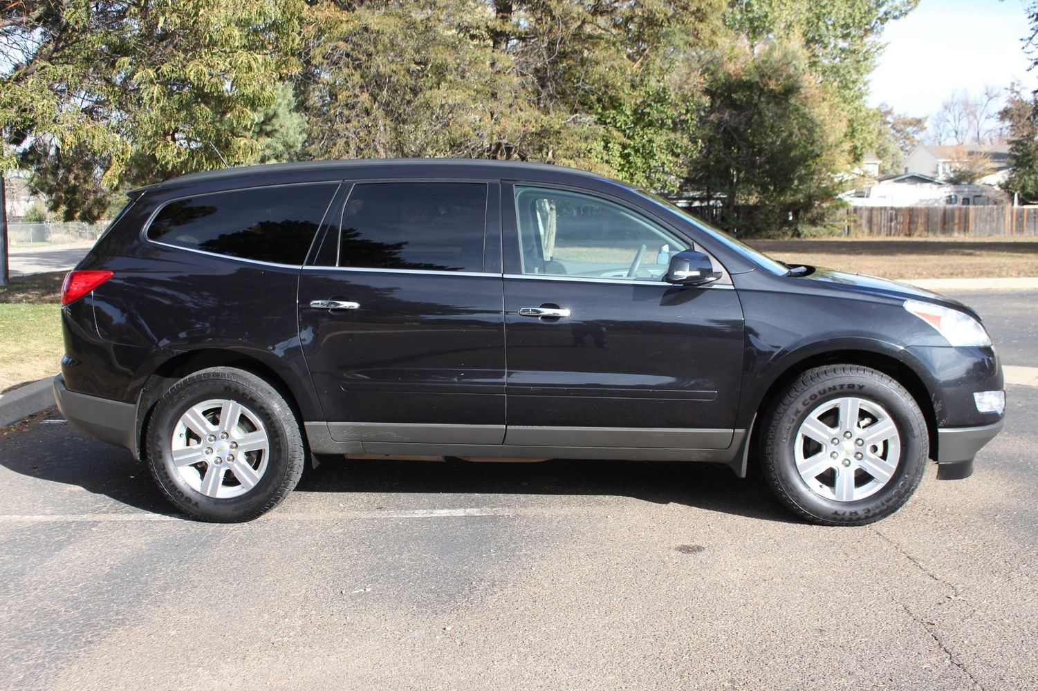 2011 Chevrolet Traverse LT | Victory Motors of Colorado