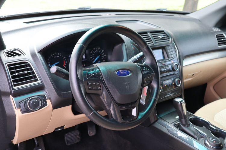 2017 Ford Explorer Base | Victory Motors of Colorado