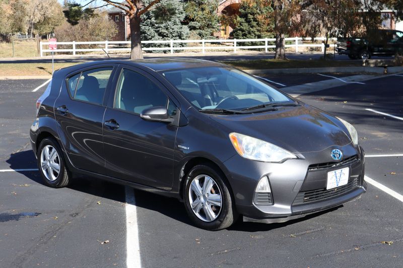 2012 Toyota Prius Photos