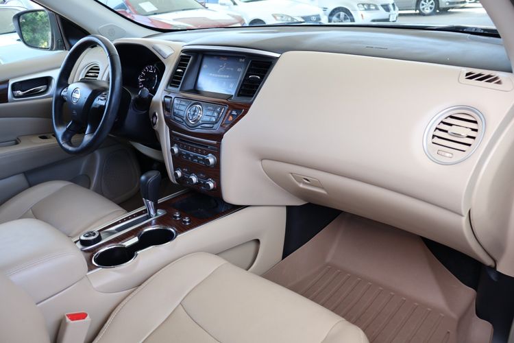 2019 Nissan Pathfinder Platinum | Victory Motors of Colorado