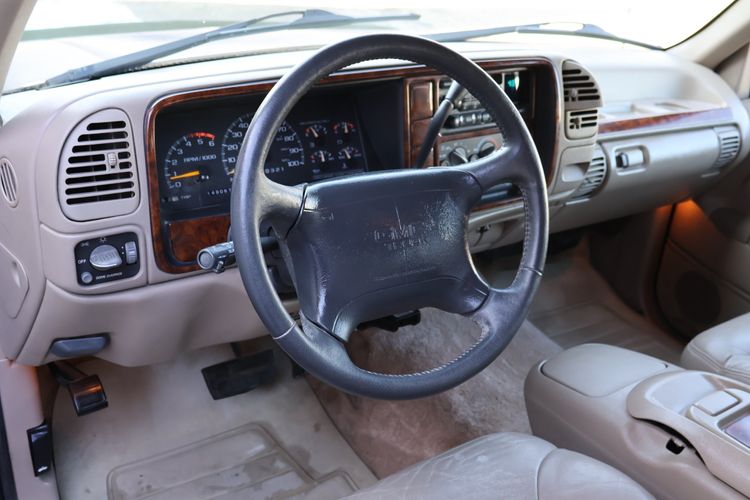 1996 GMC Suburban K2500 | Victory Motors of Colorado