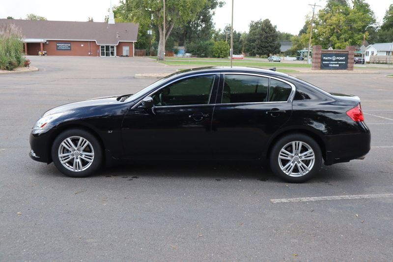 2015 INFINITI Q40 Photos