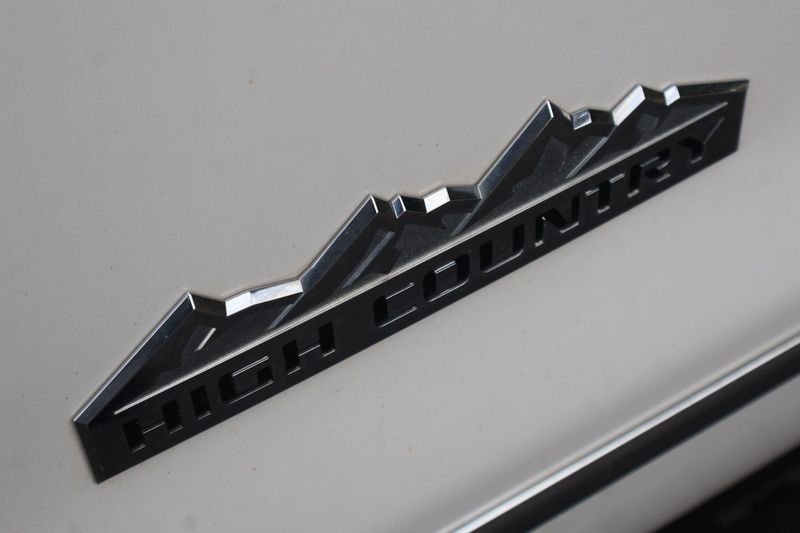 2018 Chevrolet Silverado 1500 Photos